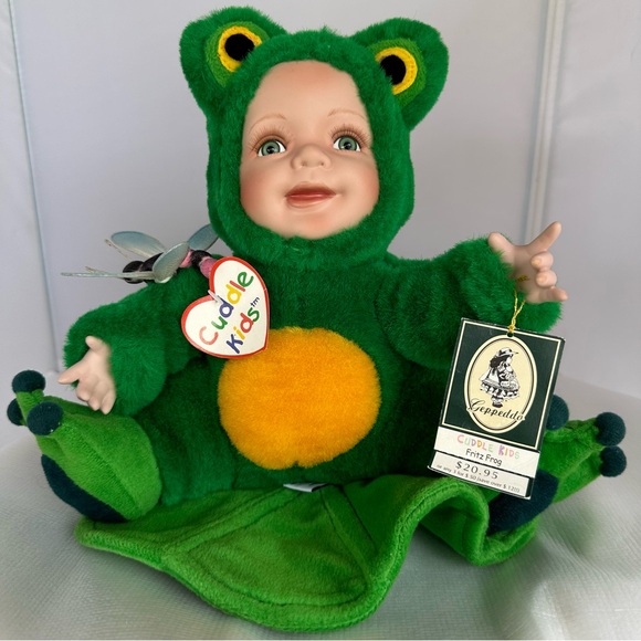 Geppeddo Cuddle Kids | Toys | Geppeddo Cuddle Kids Fritz Frog Porcelain ...